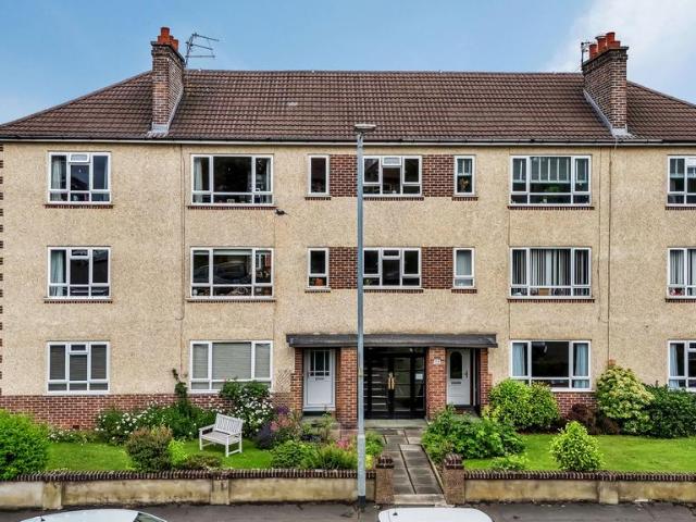 2 bedroom ground flat for sale
