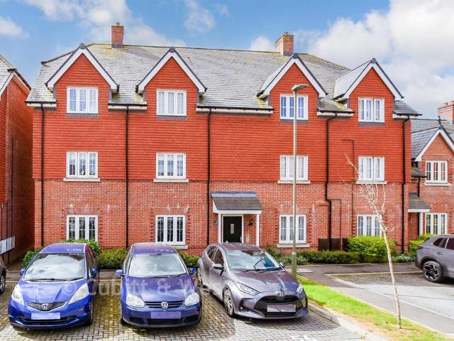 2 bedroom ground flat for sale