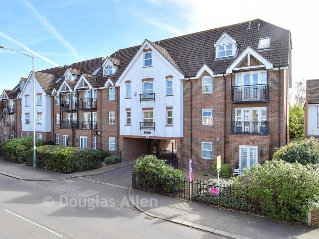 2 bedroom ground flat for sale