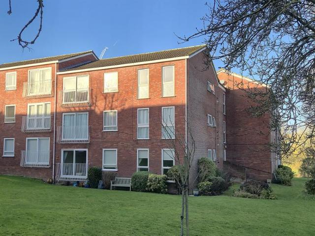 2 bedroom ground flat for sale