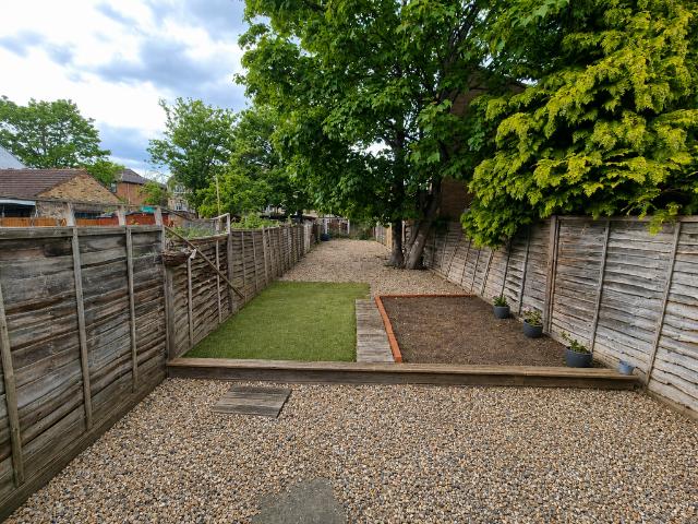 2 bedroom ground flat for sale