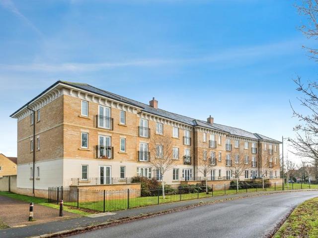 2 bedroom ground flat for sale