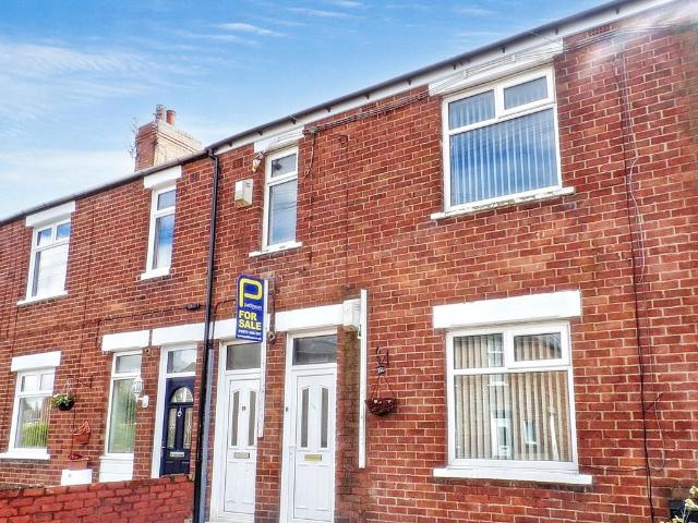 2 bedroom ground flat for sale