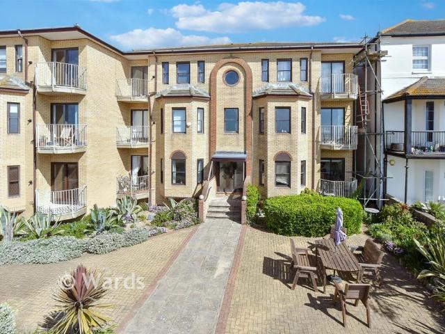 2 bedroom ground flat for sale