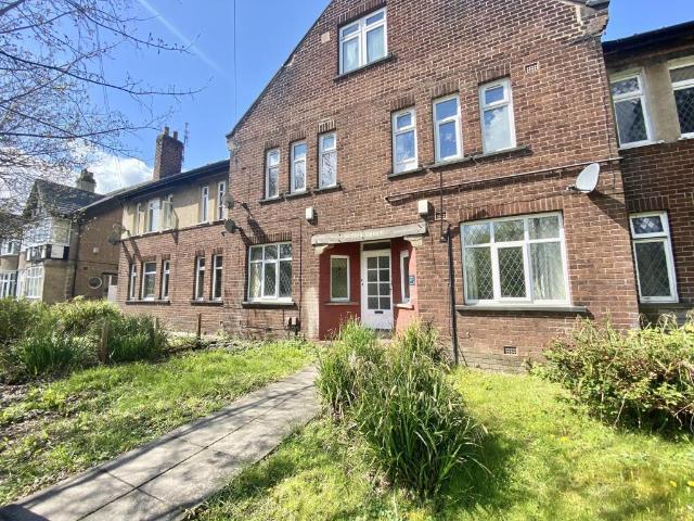 2 bedroom ground flat for sale