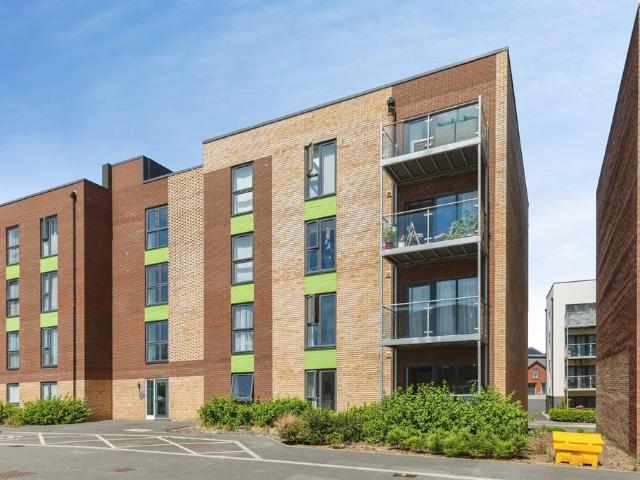 2 bedroom ground flat for sale