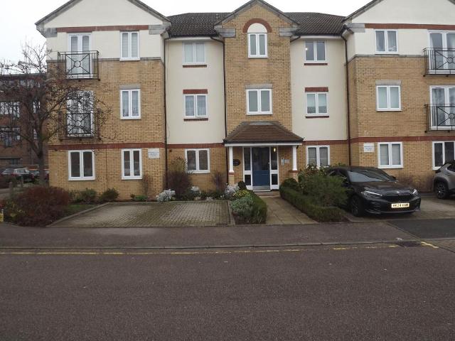 2 bedroom ground flat for sale