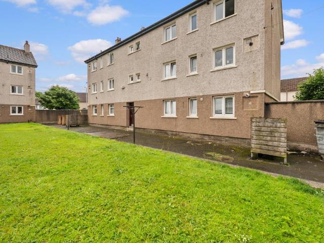 2 bedroom ground flat for sale