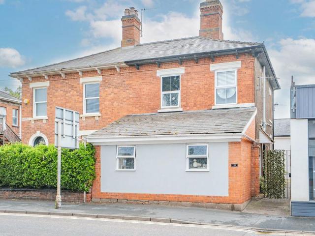 2 bedroom ground flat for sale
