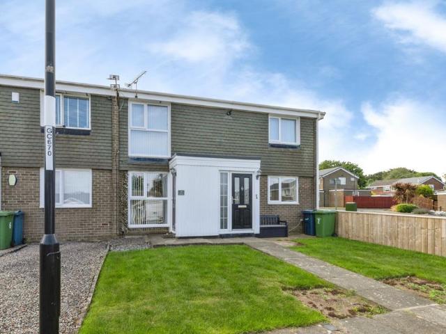 2 bedroom ground flat for sale