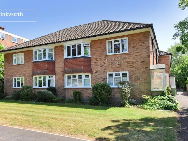 2 bedroom ground flat for sale