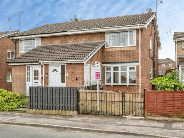2 bedroom ground flat for sale