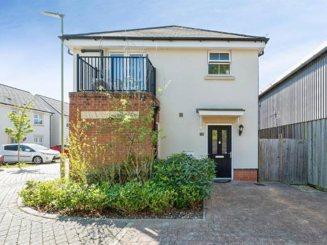 2 bedroom ground flat for sale