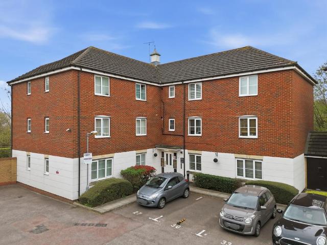 2 bedroom ground flat for sale