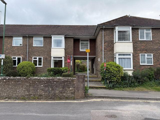 2 bedroom ground flat for sale
