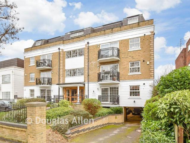 2 bedroom ground flat for sale