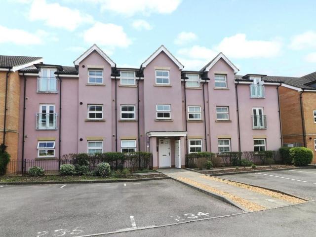 2 bedroom ground flat for sale
