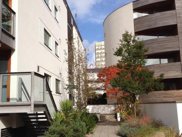 2 bedroom ground flat for sale