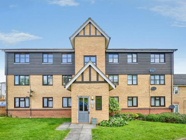 2 bedroom ground flat for sale