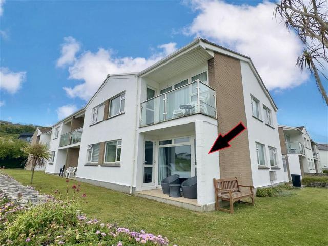 2 bedroom ground flat for sale