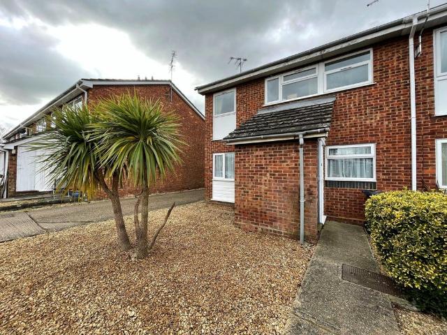 2 bedroom ground flat for sale