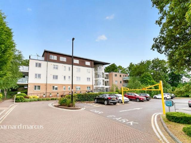 2 bedroom ground flat for sale