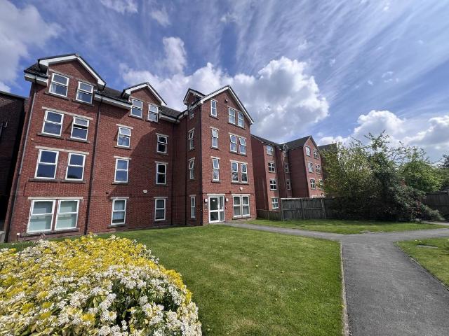 2 bedroom ground flat for sale