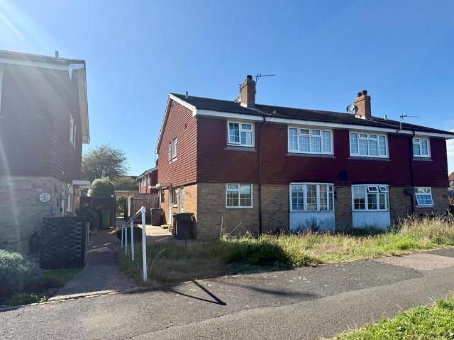 2 bedroom ground flat for sale