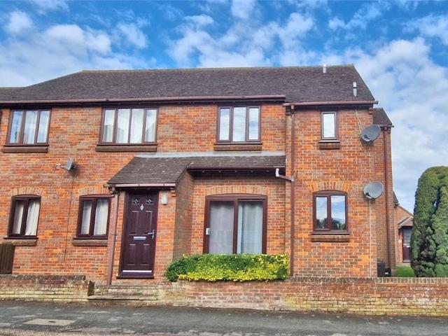 2 bedroom ground flat for sale