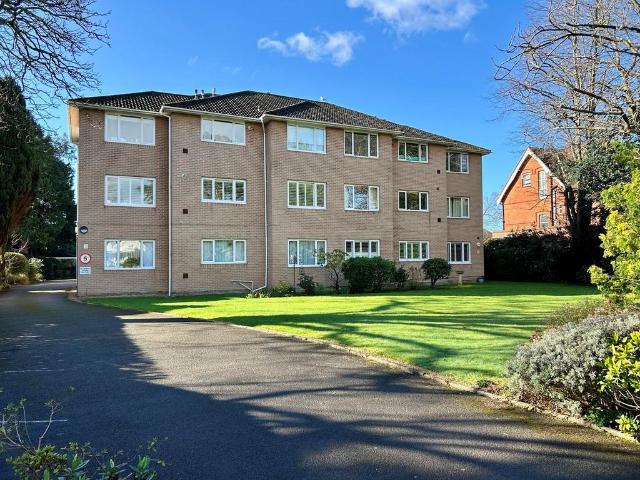2 bedroom ground flat for sale