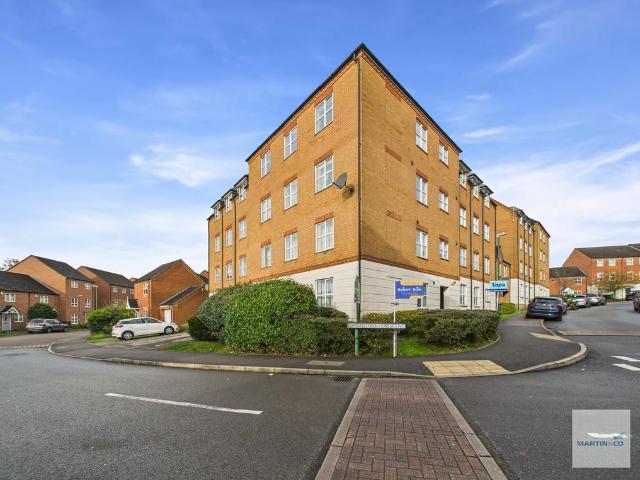2 bedroom ground flat for sale