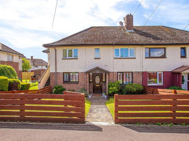 2 bedroom ground flat for sale