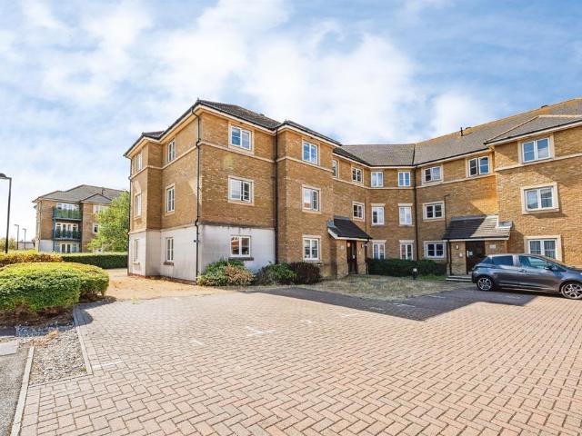 2 bedroom ground flat for sale