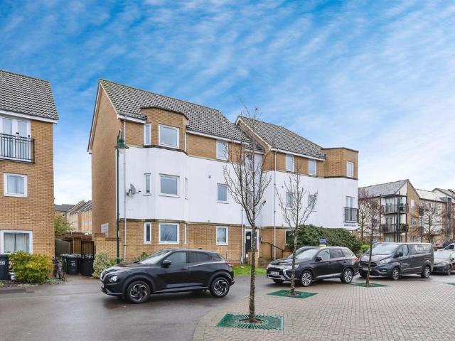 2 bedroom ground flat for sale