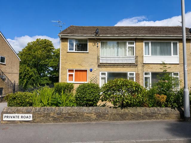 2 bedroom ground flat for sale