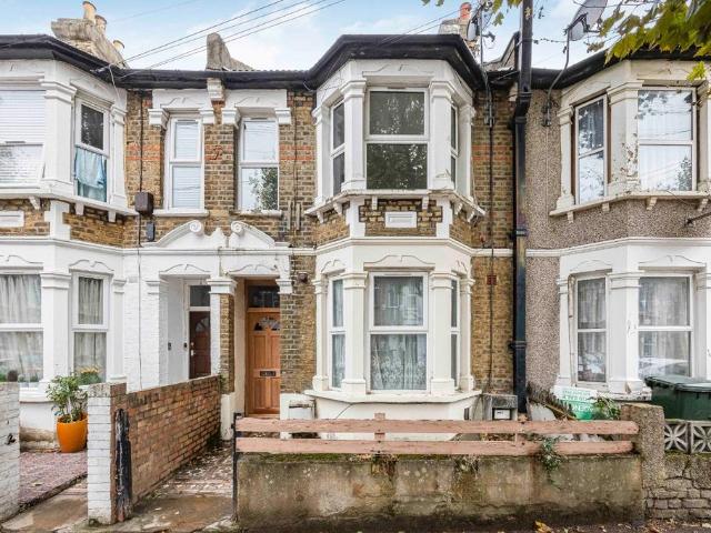 2 bedroom ground flat for sale