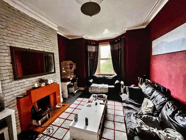 2 bedroom ground flat for sale