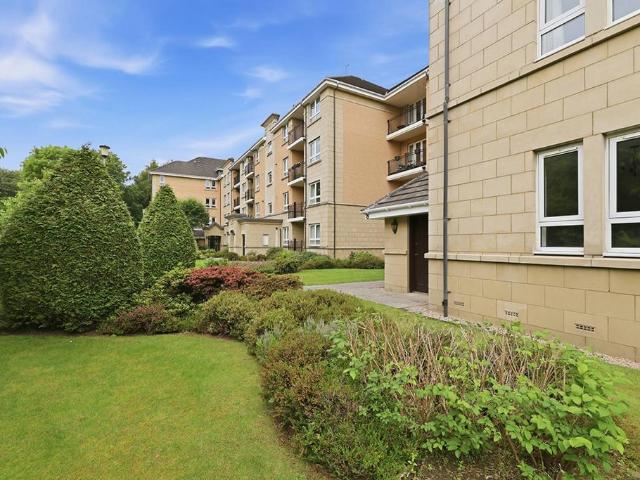2 bedroom ground flat for sale