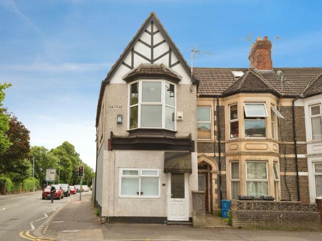 2 bedroom ground flat for sale