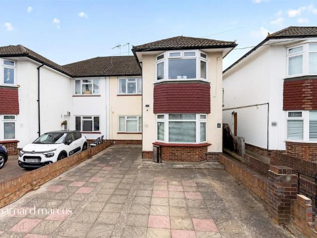2 bedroom ground flat for sale