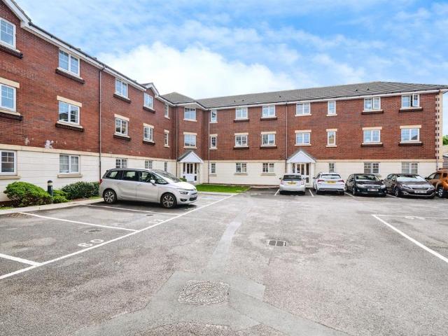 2 bedroom ground flat for sale