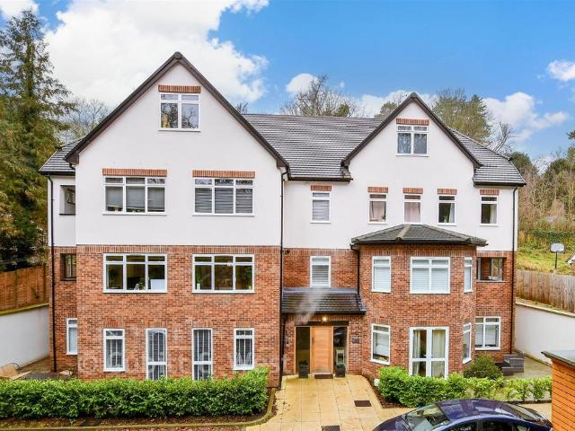 2 bedroom ground flat for sale