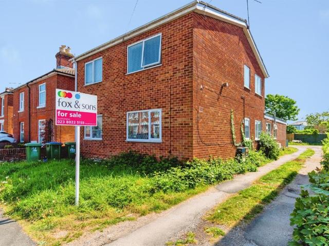 2 bedroom ground flat for sale