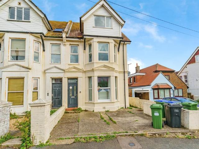 2 bedroom ground flat for sale