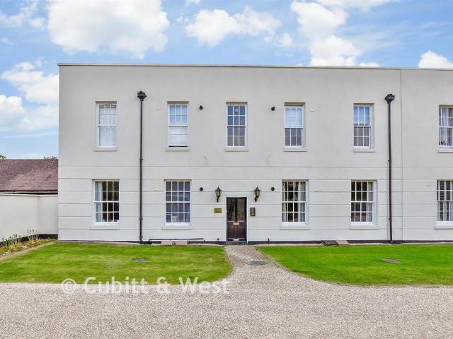 2 bedroom ground flat for sale