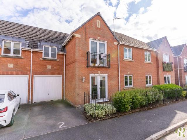 2 bedroom ground flat for sale