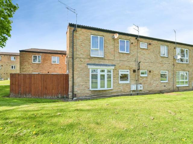 2 bedroom ground flat for sale