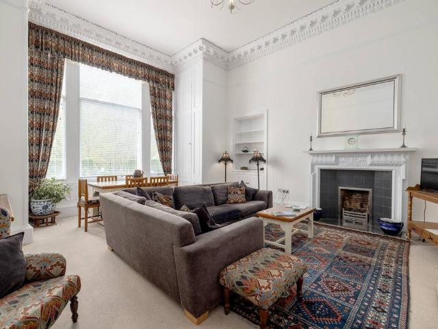 2 bedroom ground flat for sale