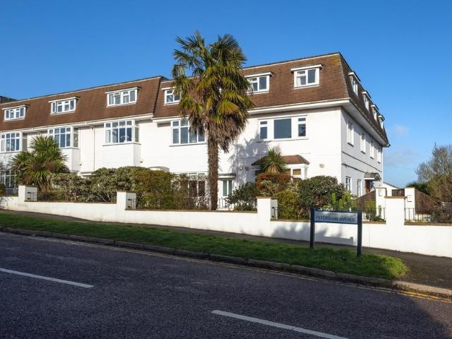 2 bedroom ground flat for sale