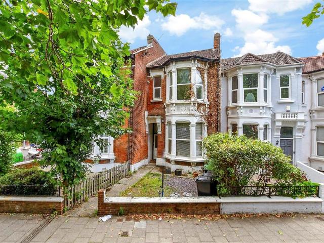 2 bedroom ground flat for sale